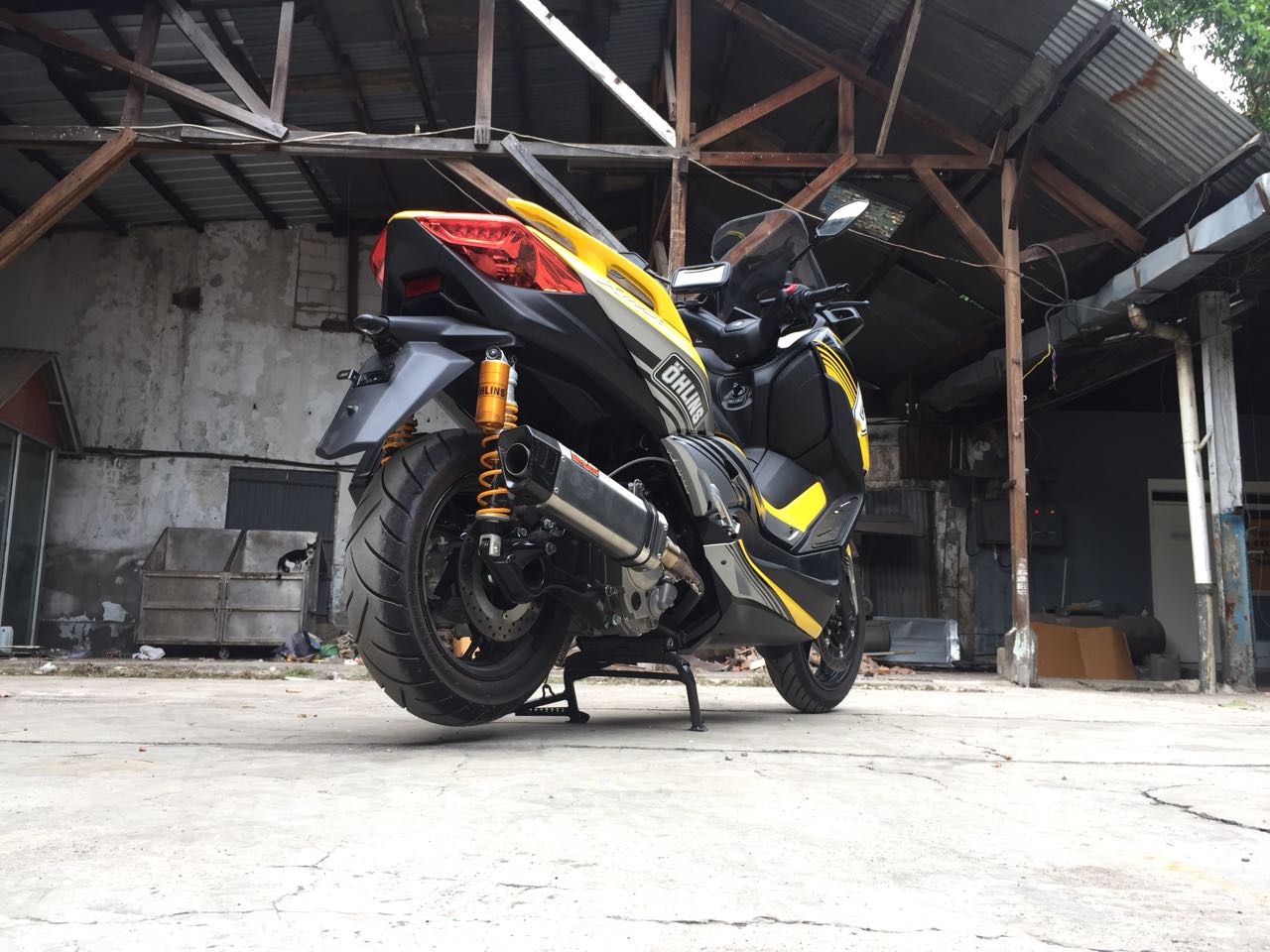 Modifikasi Yamaha Xmax, Iconic Bike Ohlins Indonesia