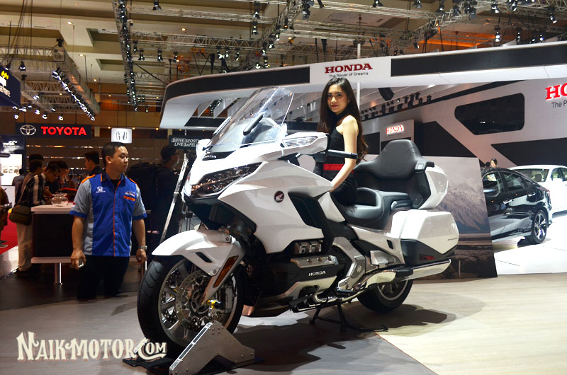 Honda Gold Wing dan PCX Hybrid Meluncur di IIMS 2018