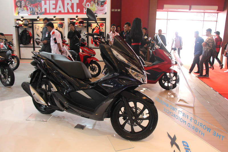 Pengakuan Terbuka Honda Saat Peluncuran PCX Hybrid Pengakuan Terbuka Honda Saat Peluncuran PCX Hybrid