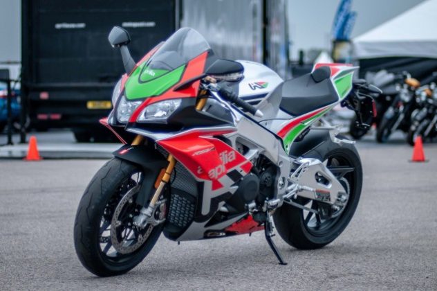 Aprilia RSV4 RF LE Superbike Pertama yang Pakai Winglet!