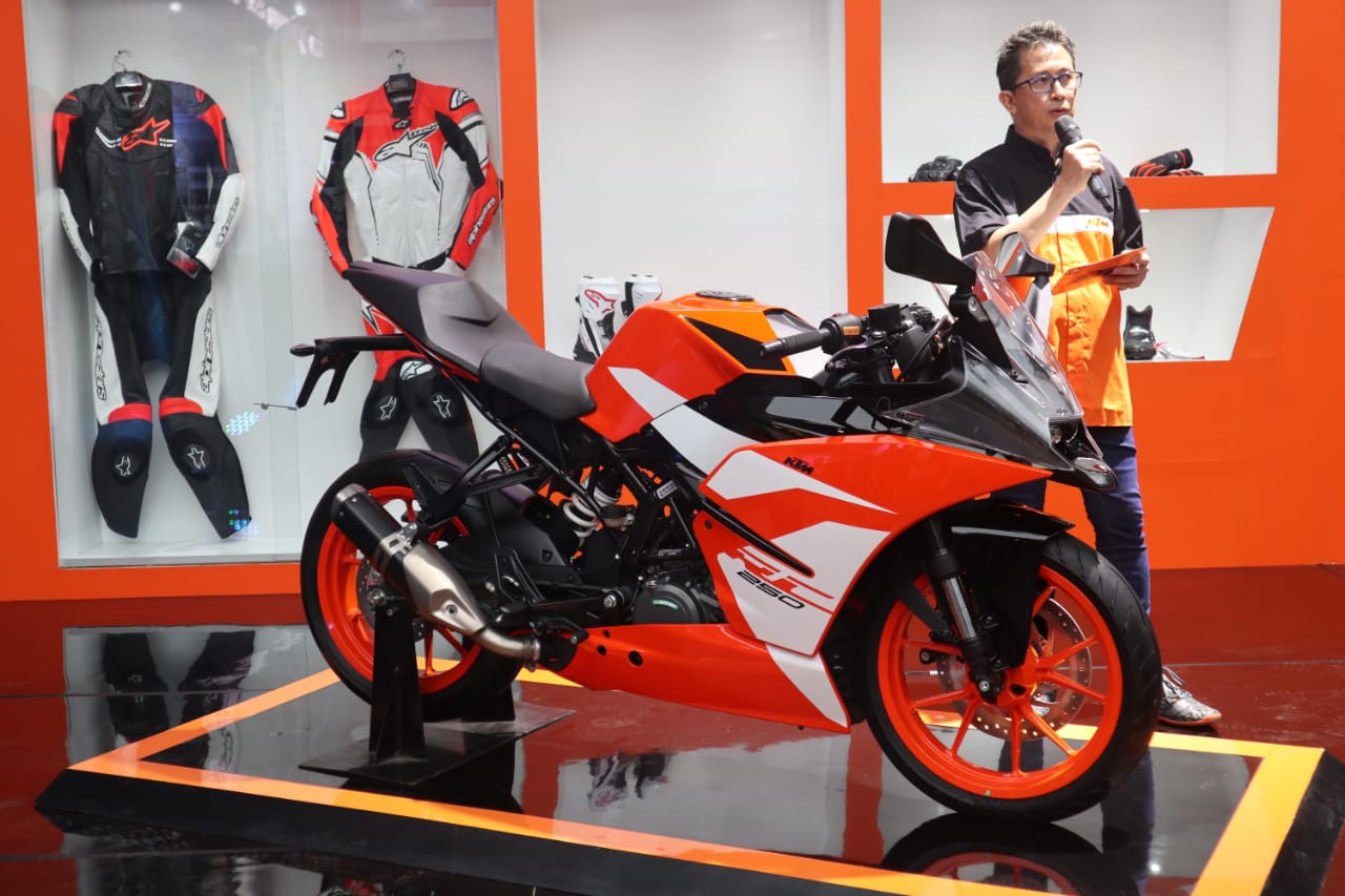 KTM RC 250 SE Knalpot Samping Meluncur di Jakarta Fair 2018