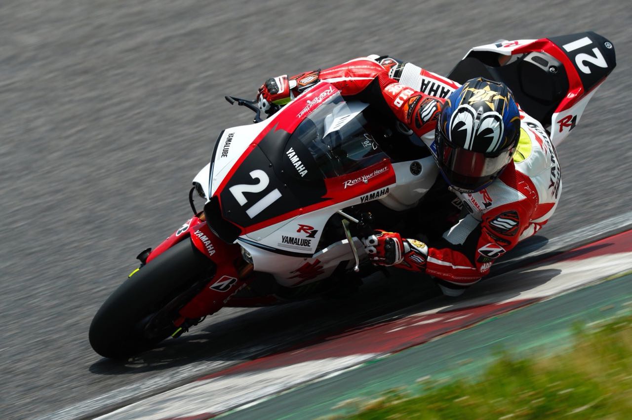 Pembalap Jajal Yamaha YZF-R1 Livery Spesial Anniversary 20 Years