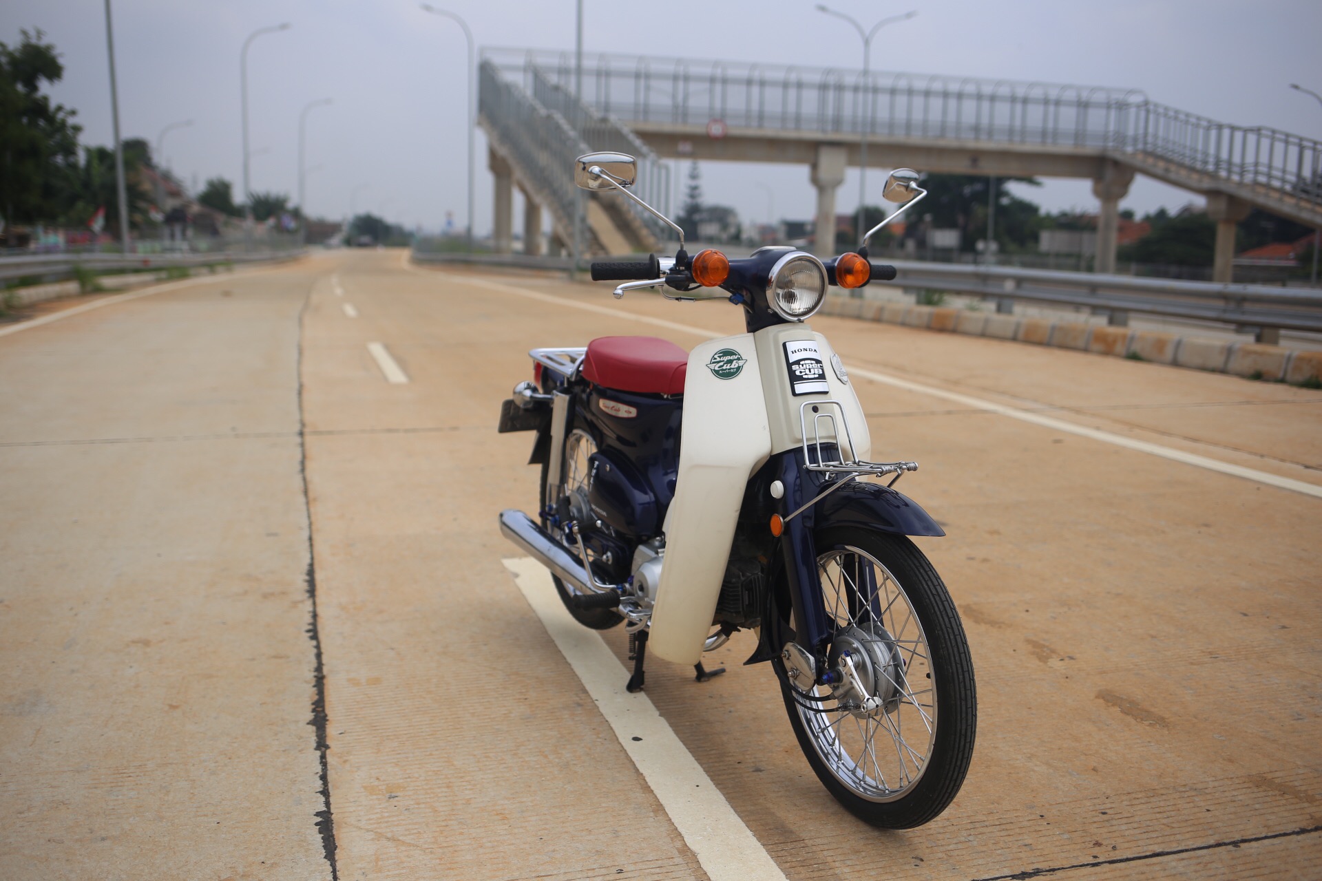 Modifikasi Honda Astrea 800 Jadi Super Cub Jepang, Ganteng!