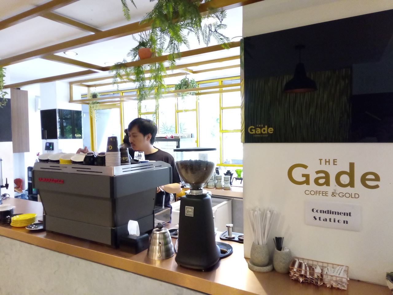The Gade Coffee and Gold Melawai,Tempat Ngopi Bisa Sambil Transaksi ...