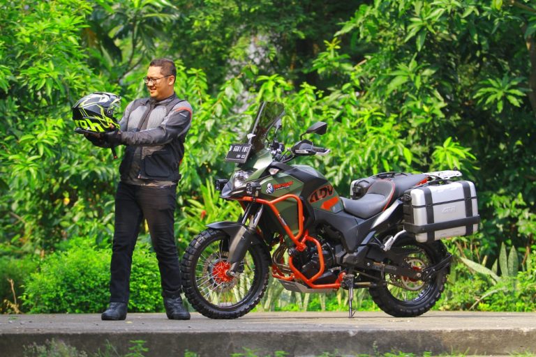 Ubahan Kawasaki Versys 250 Kejar Dual Sport Ideal di Dua Alam