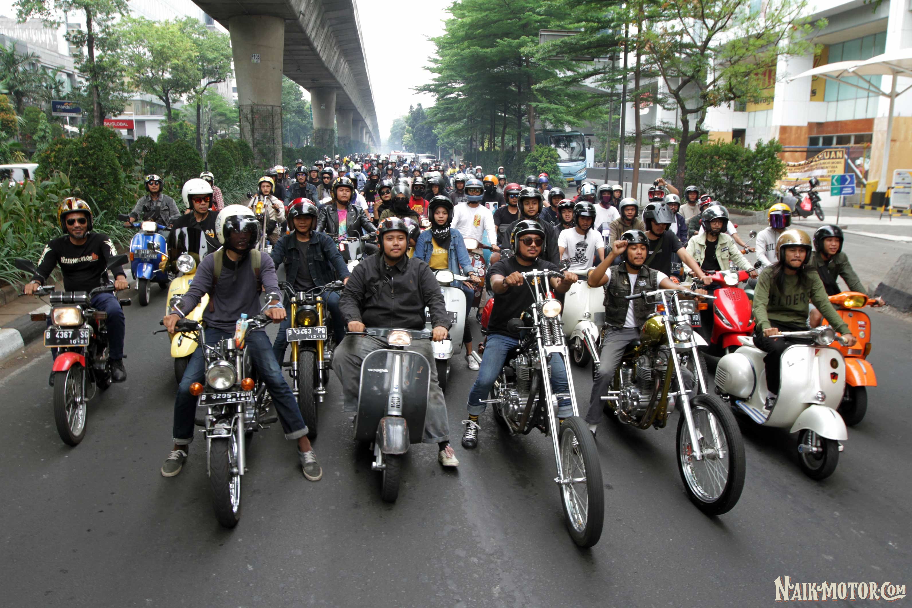 Galeri Foto Keriuhan Sunmori Custom Collaboration 2019