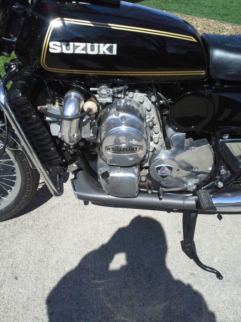 Suzuki RE5 1974 Bermesin Rotary. Inovatif Pada Masanya