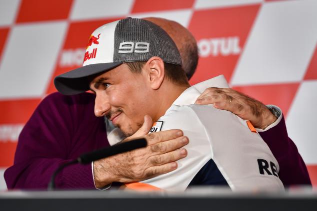 Lorenzo Akan Kembali ke Sirkuit, Kangen Kepada Marquez? Lorenzo Akan Kembali ke Sirkuit, Kangen Kepada Marquez?