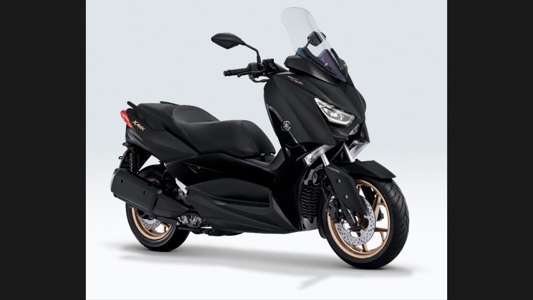 Yamaha Maxi Signature untuk XMax dan Aerox 155, dengan Hitam Doff