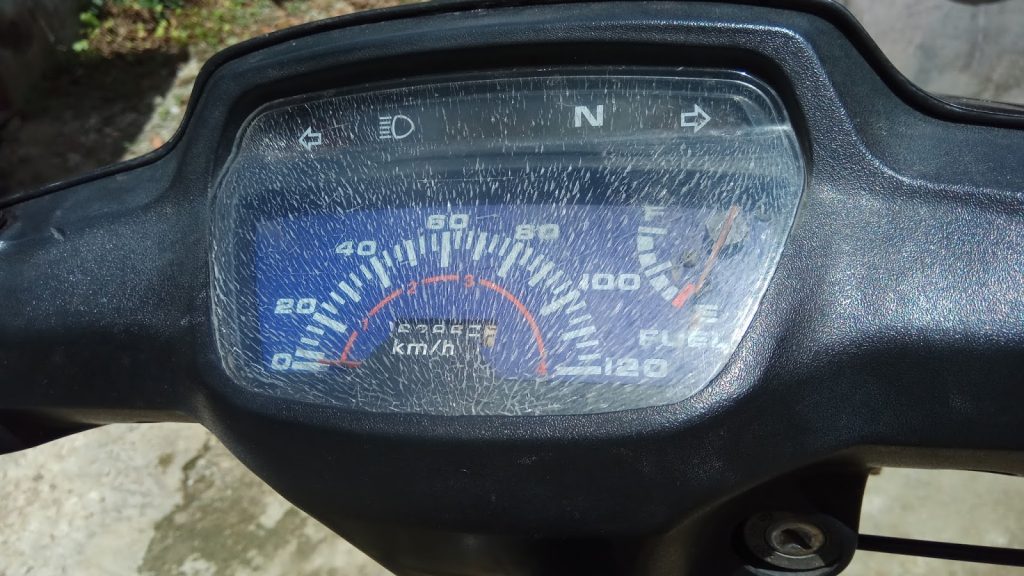 Membersihkan Mika Speedometer Buram Dan Retak-Retak
