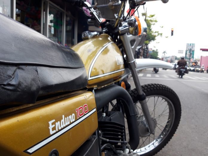 Yamaha DT100A yang Super Langka di Indonesia Dirakit Oleh Gondzeco