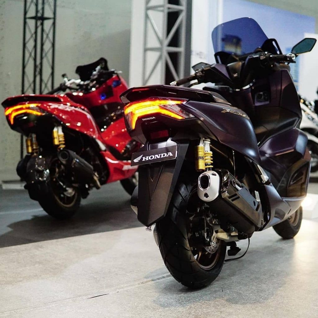 Kustom Honda PCX dengan Konsep Premium Luxury, Elegan!