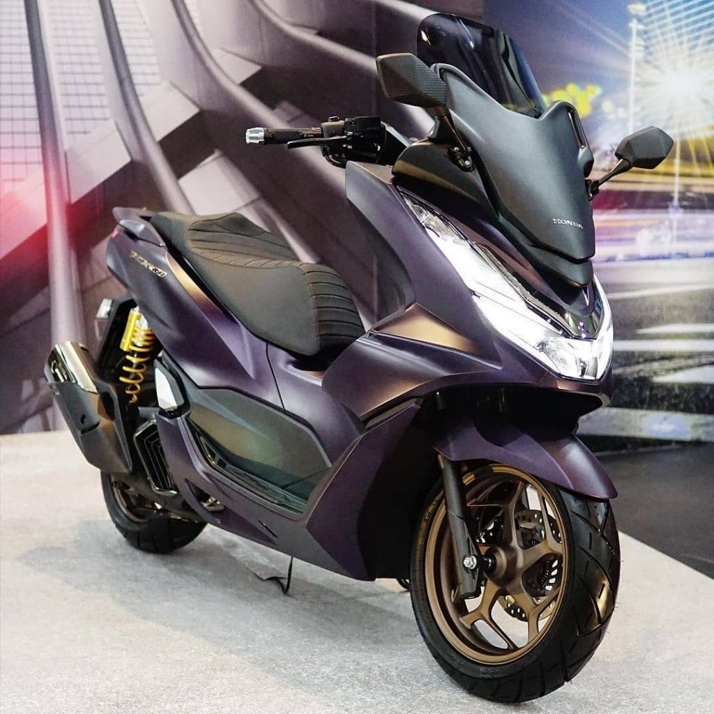 Kustom Honda PCX dengan Konsep Premium Luxury, Elegan!