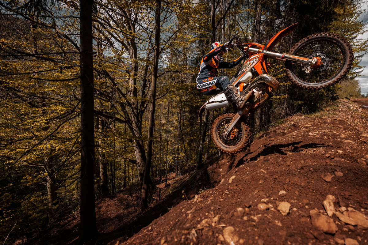 KTM 300 EXC TPI Erzbergrodeo 2022, Motor Enduro Lincah yang Ikonik