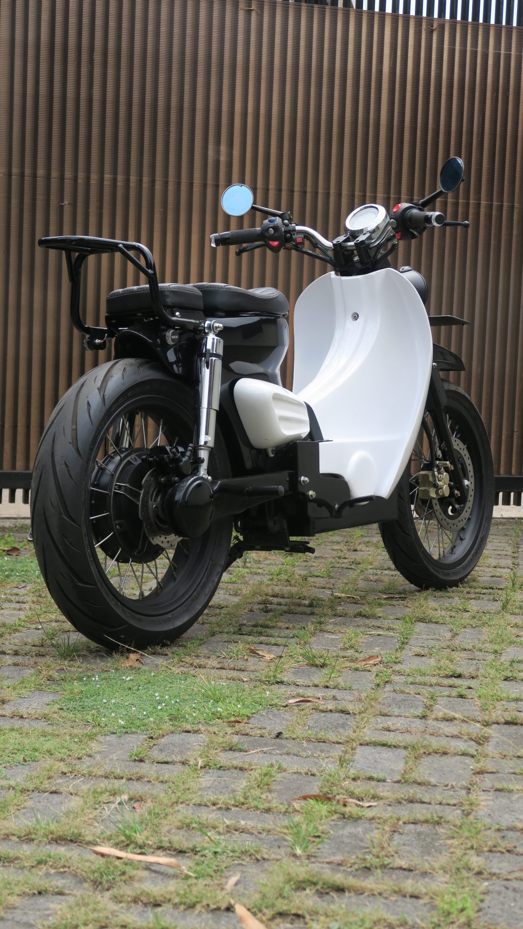 Electric Super Cub Buatan Bengkel Insan Motor Bekasi