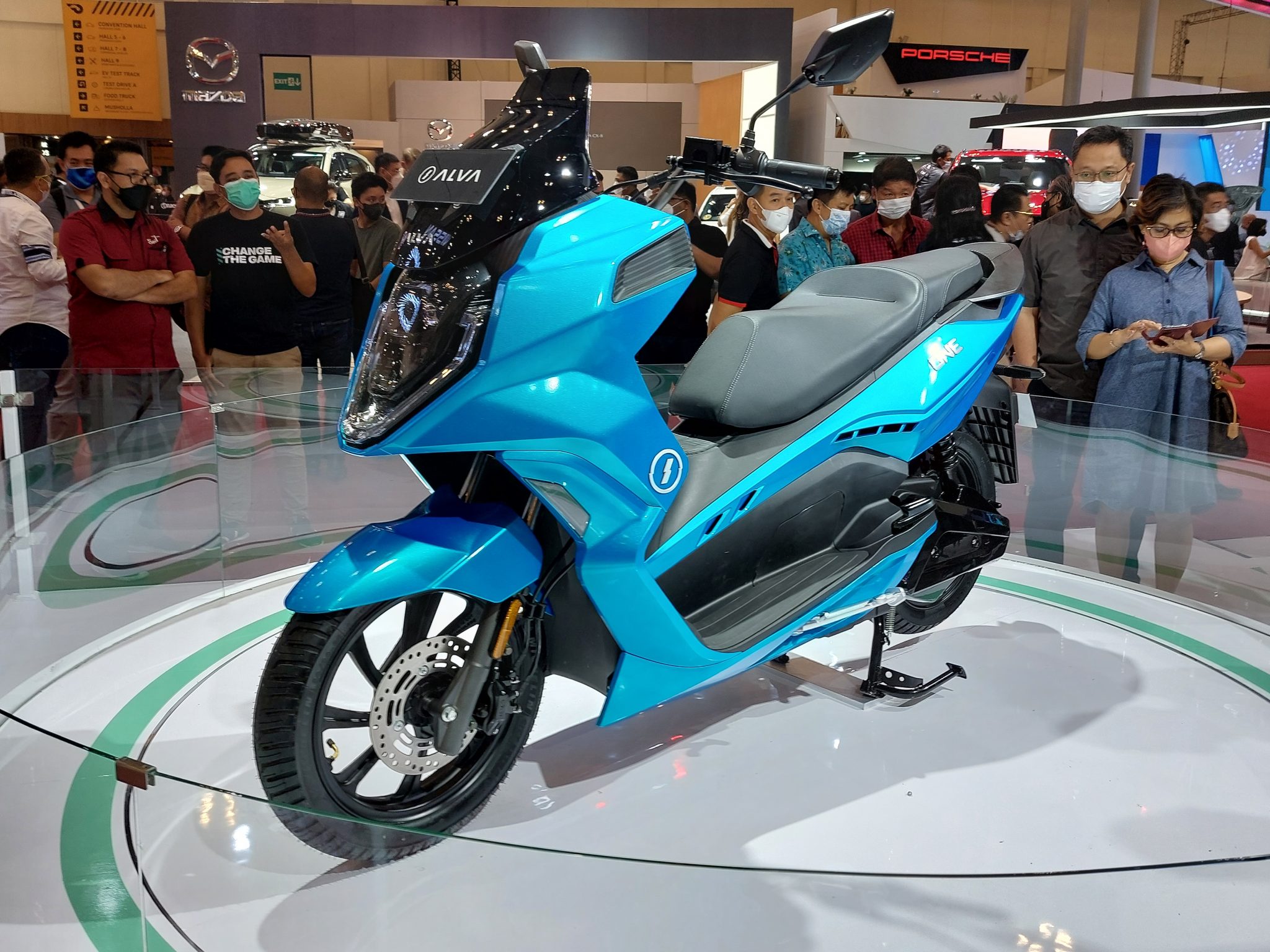 Alva One Raih Penghargaan Motor Favorit Kategori Daily Bike GIIAS 2022