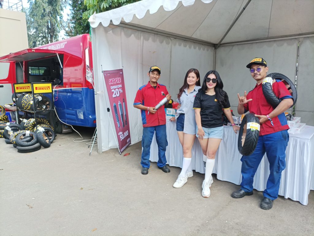 Promo Produk Astra Otoparts di Indonesia Scooter Race Championship