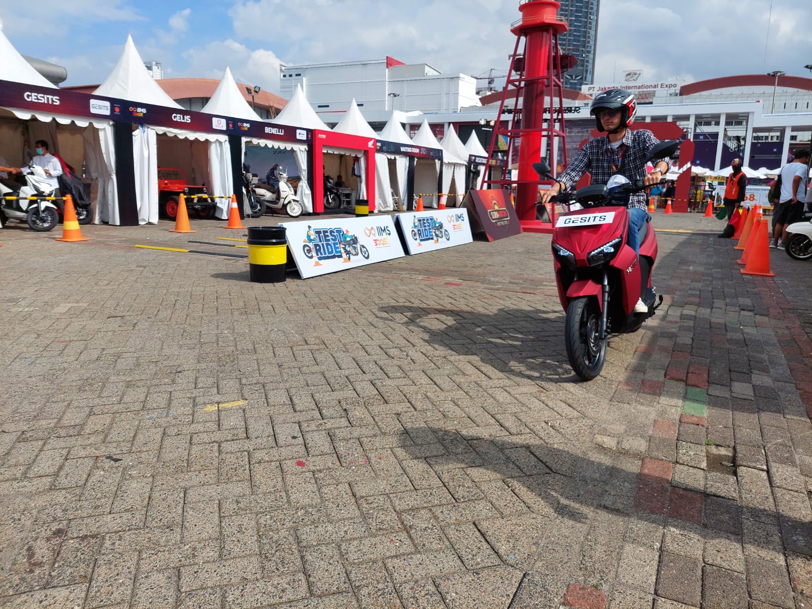 First Ride Gesits Raya, Bakal Se-fenomenal G1 First Ride Gesits Raya, Bakal Se-fenomenal G1