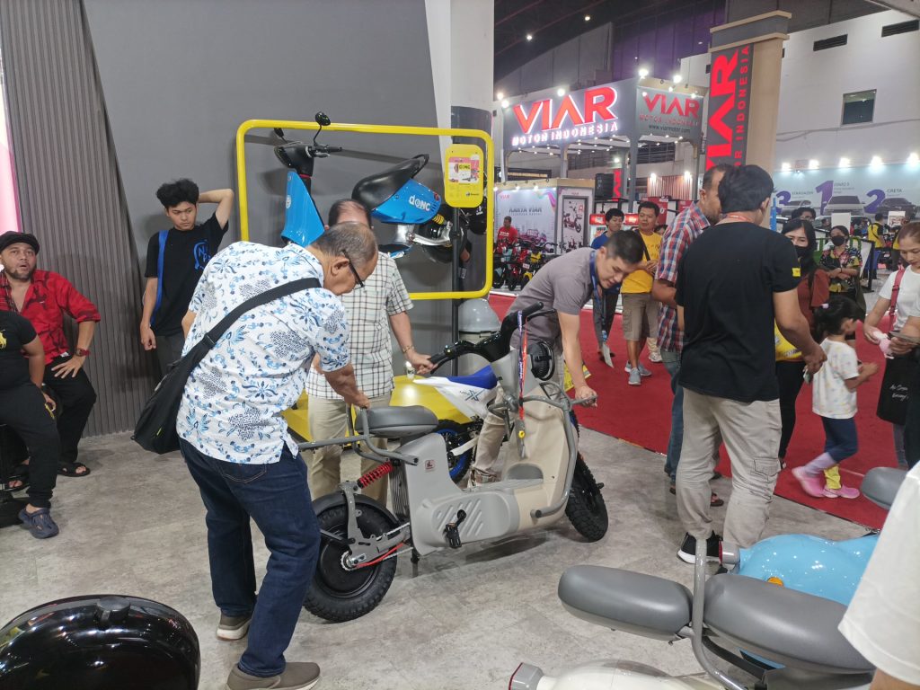 Keeway EV Type-2 Hadir di Jakarta Fair 2023, Ada Model Seperti Vespa ...