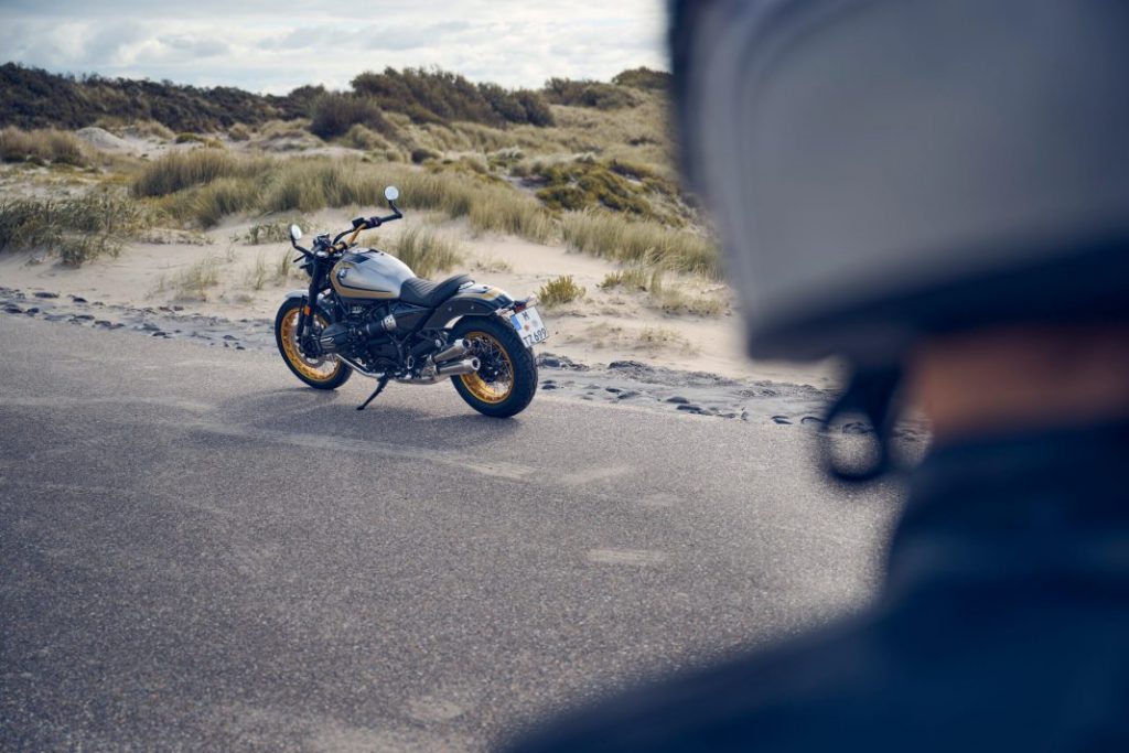 BMW Motorrad R12 nineT Roadster dan Cruiser 2024 untuk Kemudahan Custom ...