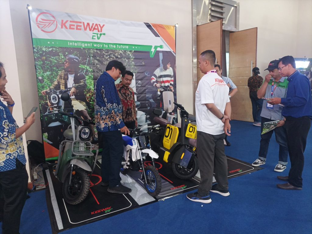 Keeway EV Tampilkan Ebike Type-2 Adv di Inabuyer EV Expo 2023, Langsung ...
