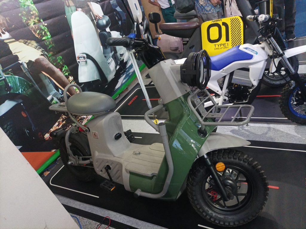 Keeway EV Tampilkan Ebike Type-2 Adv di Inabuyer EV Expo 2023, Langsung ...